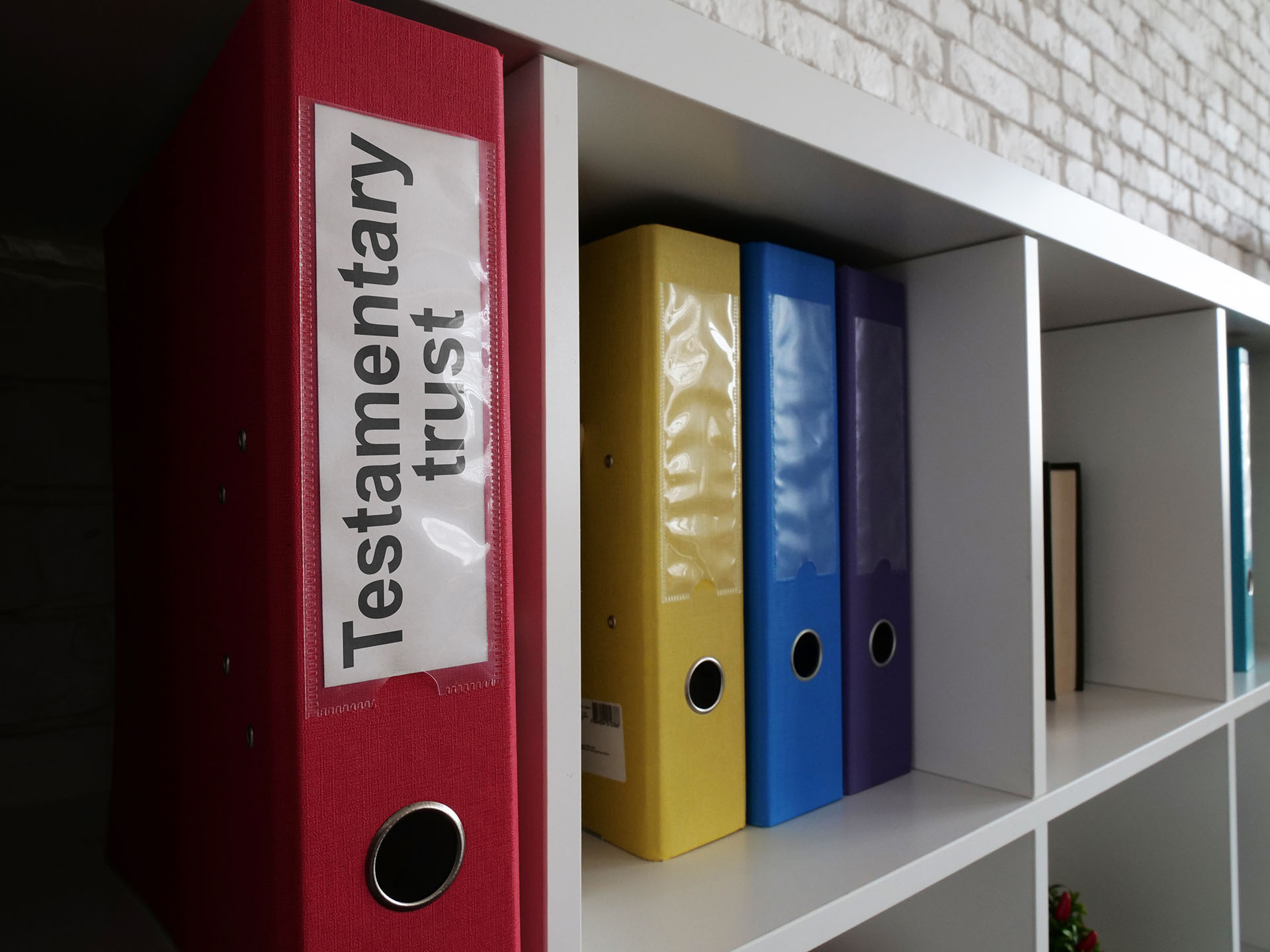 Choosing between a testamentary and a non-testamentary trust | Long ...